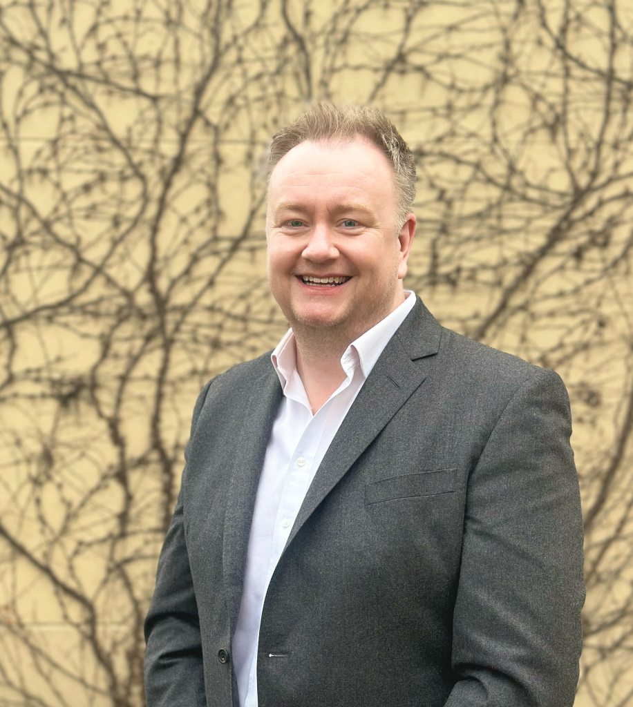 Justin Cosnett - Continent 8